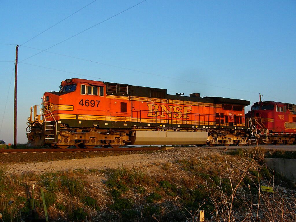 BNSF 4697